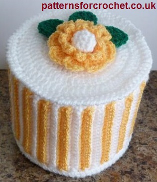 Free crochet pattern flowered toilet roll cover usa
